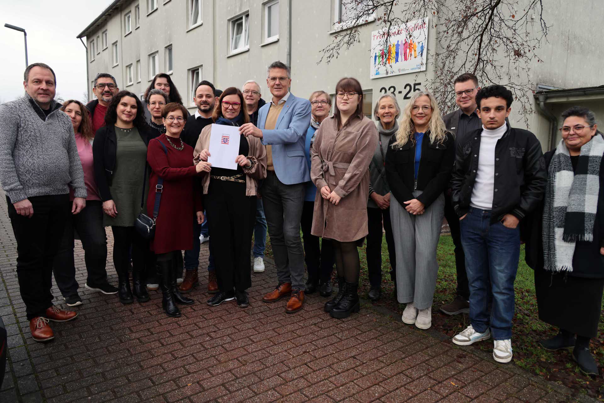 Sozialstaatssekretärin Manuela Strube übergibt Förderbescheid für ...